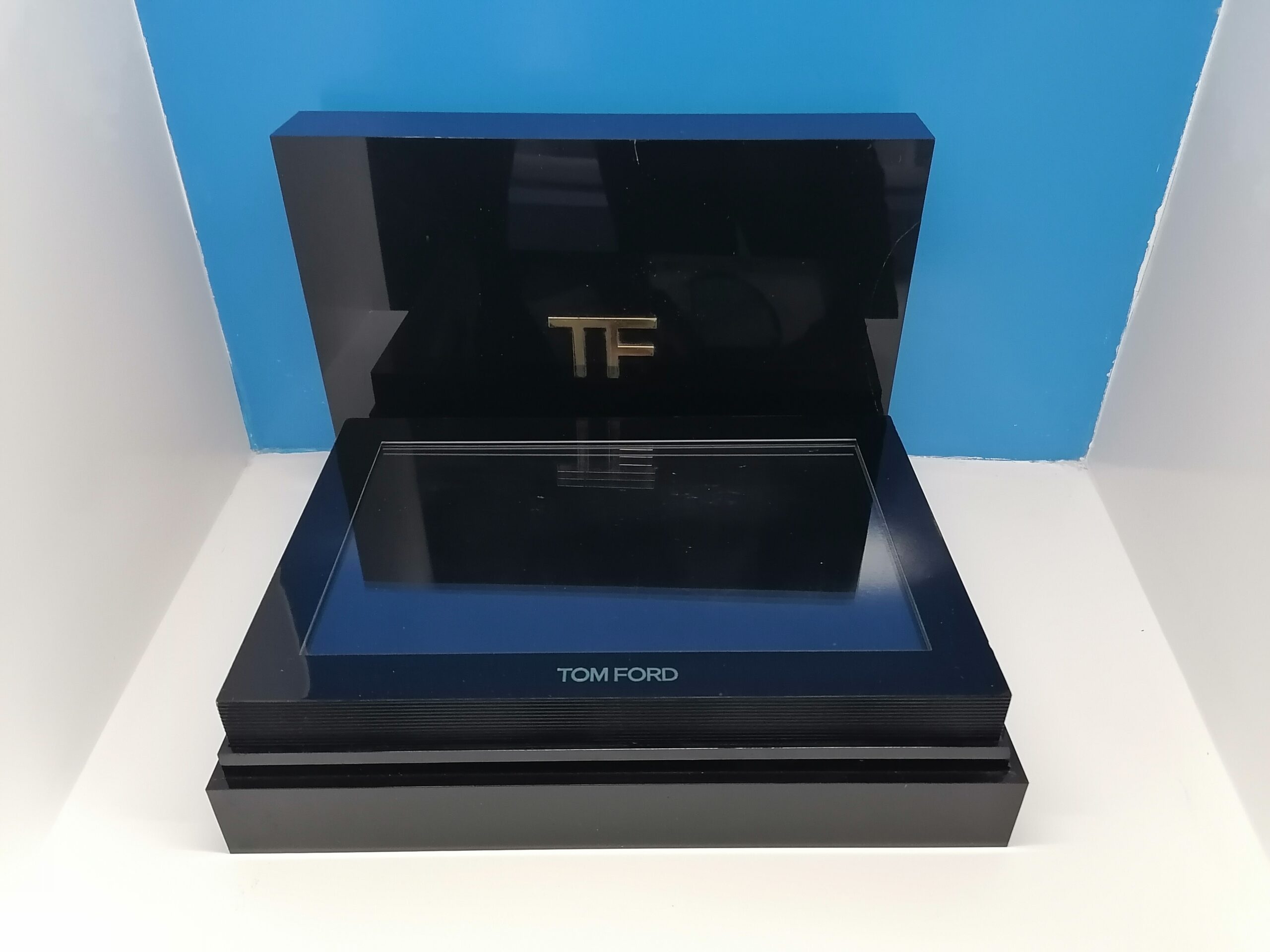 The TOM FORD Exclusive Black Acrylic Gift Box - SHINY